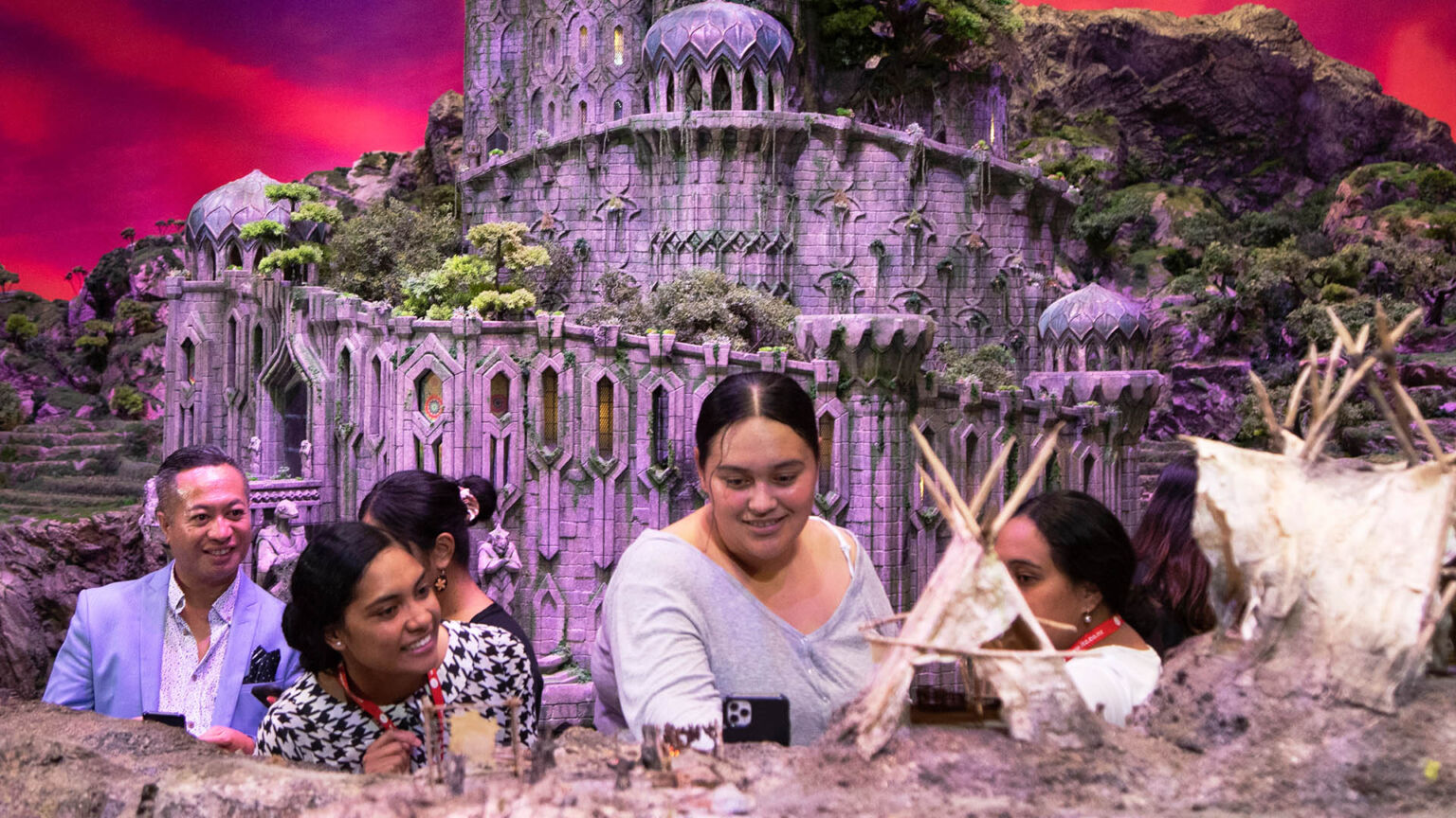 Wētā Workshop Unleashed - Auckland Explorer Bus