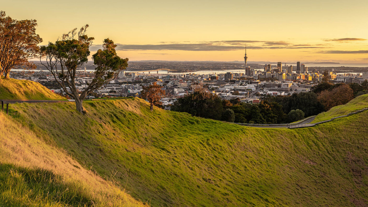 Mt Eden / Maungawhau - Auckland Explorer Bus